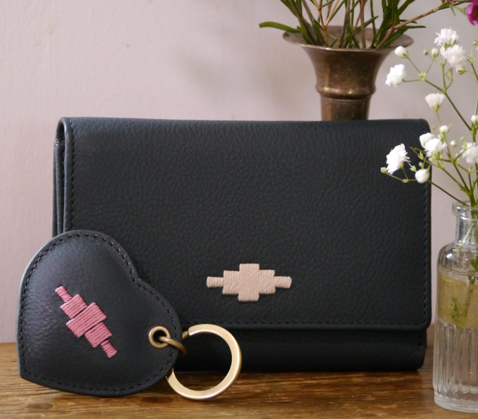 pampeano | Luxury handcrafted leather belts, leads, collars, bags ...